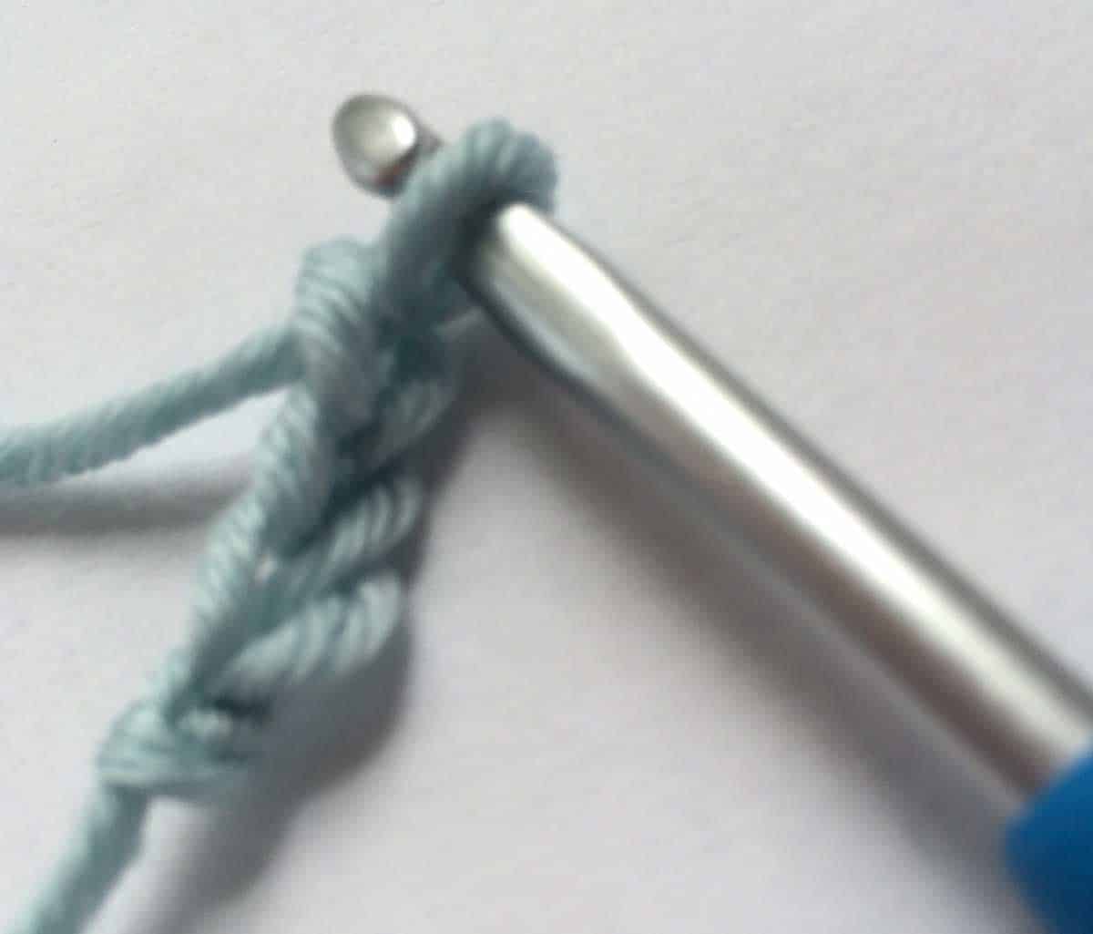 Tutorial: Foundation Double Crochet (fdc) - Knotions Magazine