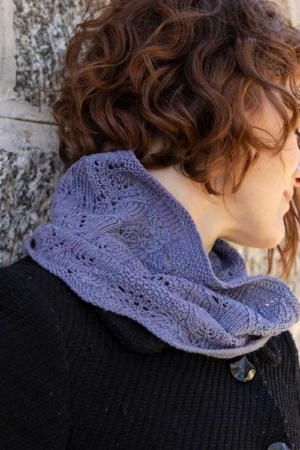 Flower Cowl - Knotions Magazine