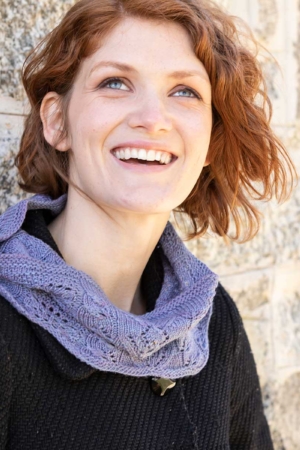 Flower Cowl - Knotions Magazine