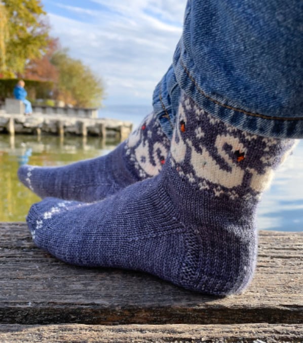 Charming Colorwork Socks - Knotions Magazine