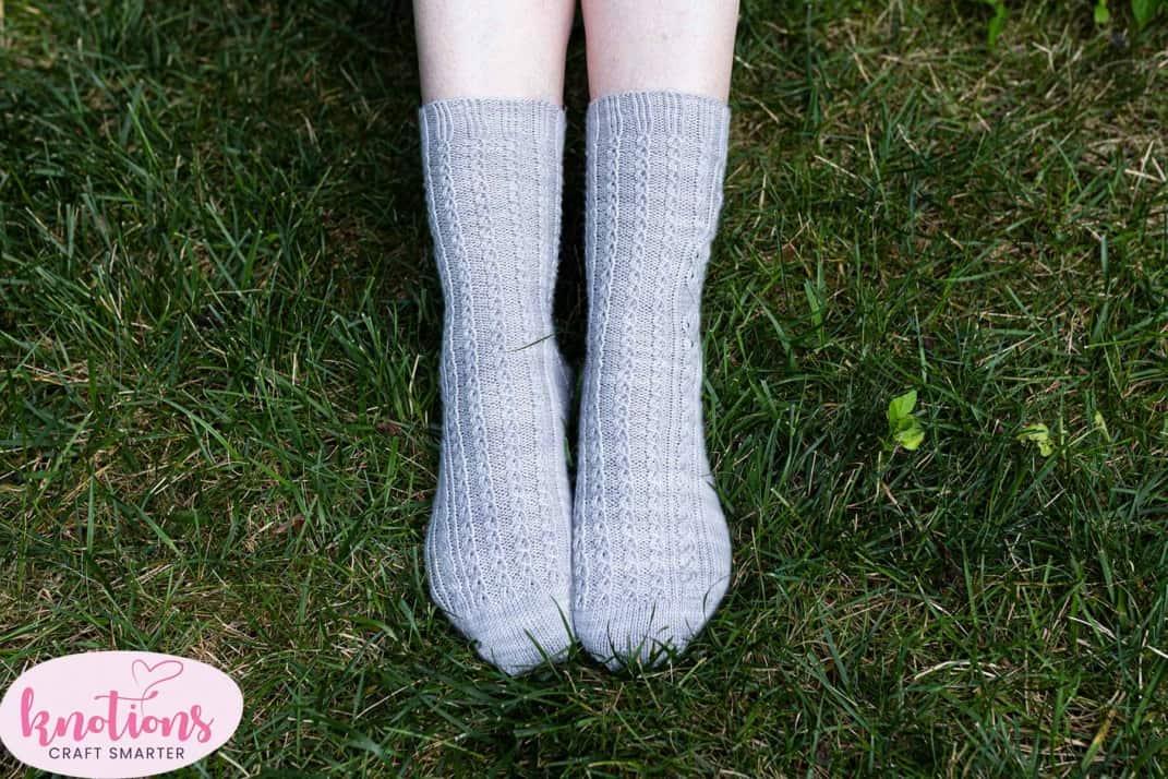 [pattern] [pattern] Spinning Silver Socks - knotions